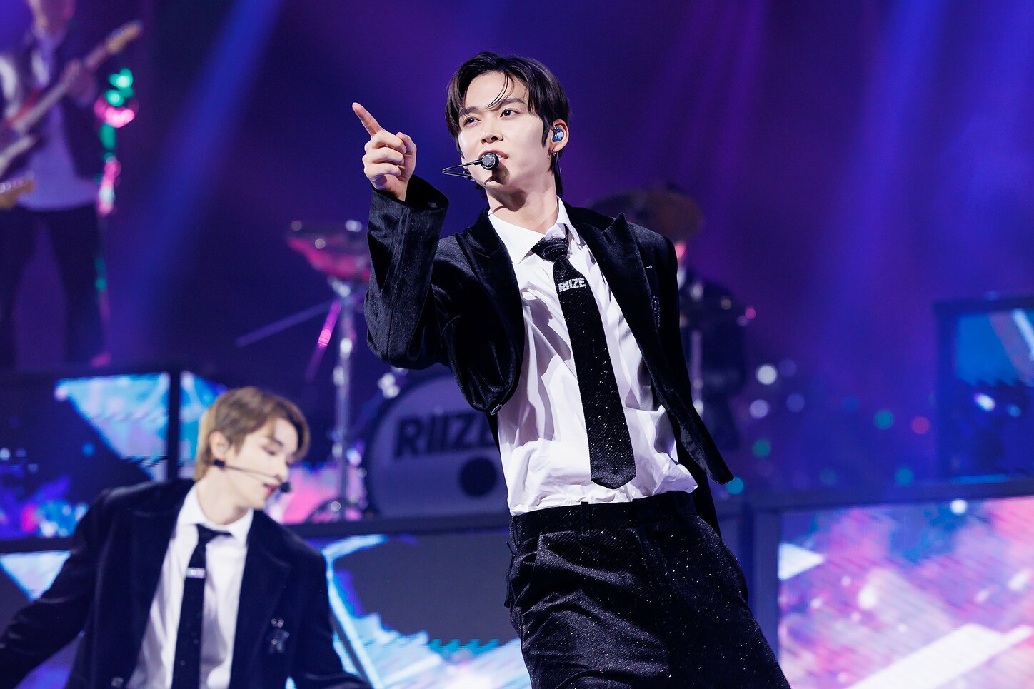 新人賞を受賞したRIIZE、大舞台でセクシーさが際立つ堂々パフォーマンス！ショウタロウの日本語スピーチに「ずっとこの日を待ってたよ」とファン涙 | K-POP | ABEMA TIMES ...