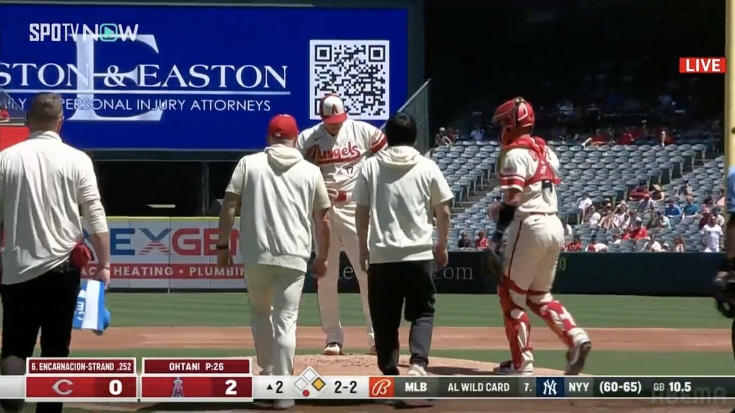 44号アーチの大谷翔平、投手として26球で緊急降板後にDHとしても交代 3回の第2打席で代打出される | 野球 | ABEMA TIMES | アベマタイムズ