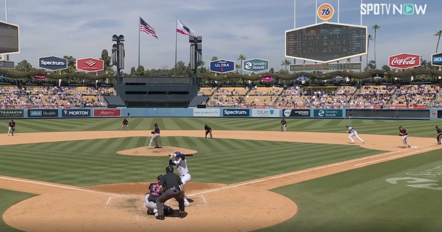 放送事故レベル！ 大谷翔平、もはや意味不明すぎる… 投手の癖を完全に盗んだ“完璧すぎる盗塁”にファン騒然 「中継カメラも追いつかない」「キャッチャー絶望w」 | MLB | ABEMA ...