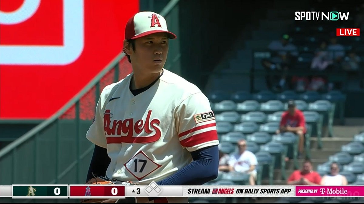 今のよかったでしょ！大谷翔平、キレキレ変化球で納得の空振り三振 女房役に満足げな“指差し確認” | 野球 | ABEMA TIMES | アベマタイムズ