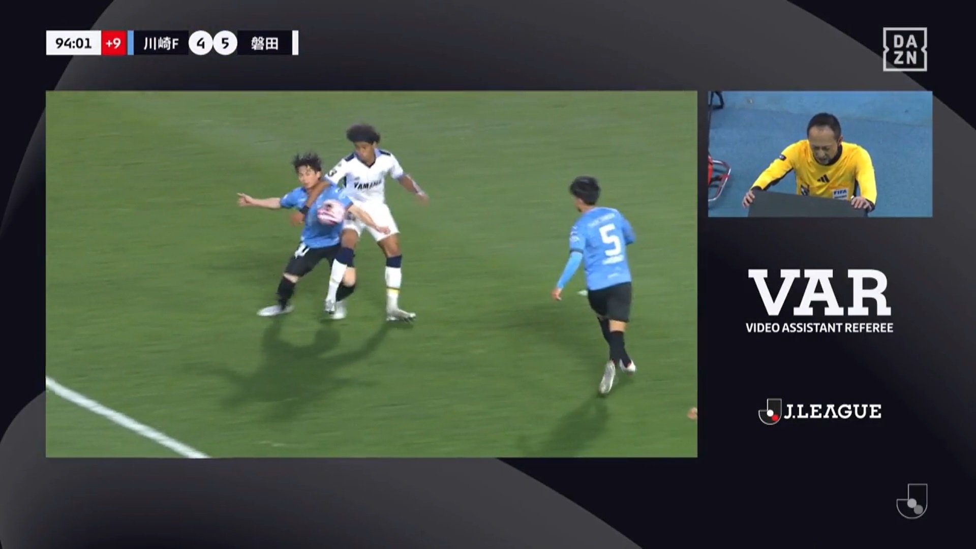 「なんで取り消し？」「どっちのPK？」両チーム入り乱れてピッチ上大混乱！磐田・ジャーメイン良の勝ち越し弾が“ダブルハンド疑惑”で取り消し→PK獲得へ レフェリーも大慌ての珍場面 | Jリーグ ...