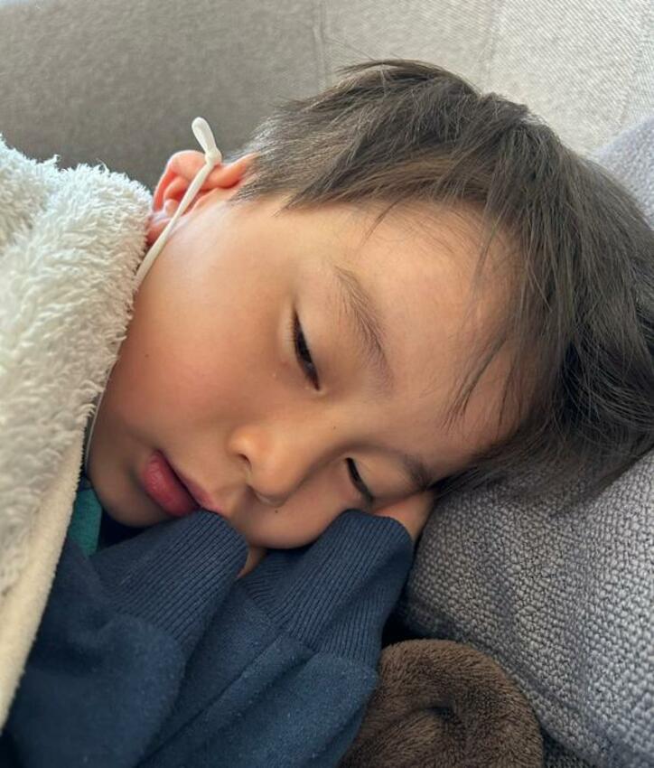 ココリコ・遠藤の妻、次男が発熱し病院で検査を受けた結果「先月咳で入院しちゃったから」 話題 Abema Times アベマタイムズ