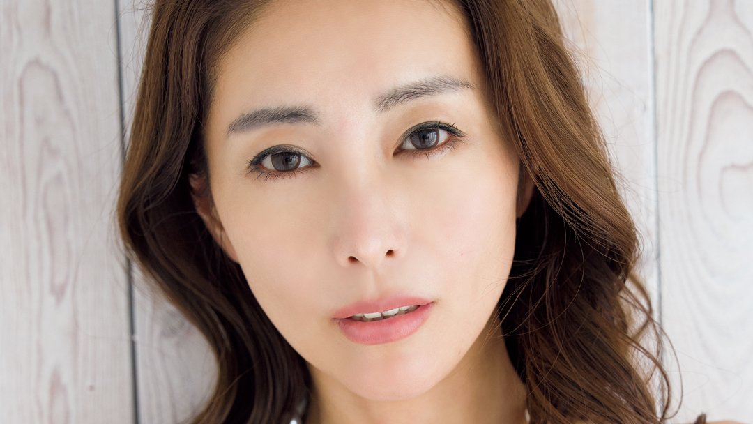 熊切あさ美、13年ぶり『FLASH』撮り下ろし＆袋とじで登場 | グラビア | ABEMA TIMES | アベマタイムズ