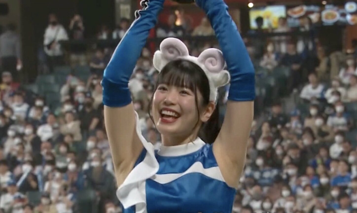 「ああ、つけるんだ！」 可愛すぎるファイターズガールも“想定外”だった あざとかわいい進化がファンの間で話題に | 野球 | ABEMA TIMES | アベマタイムズ