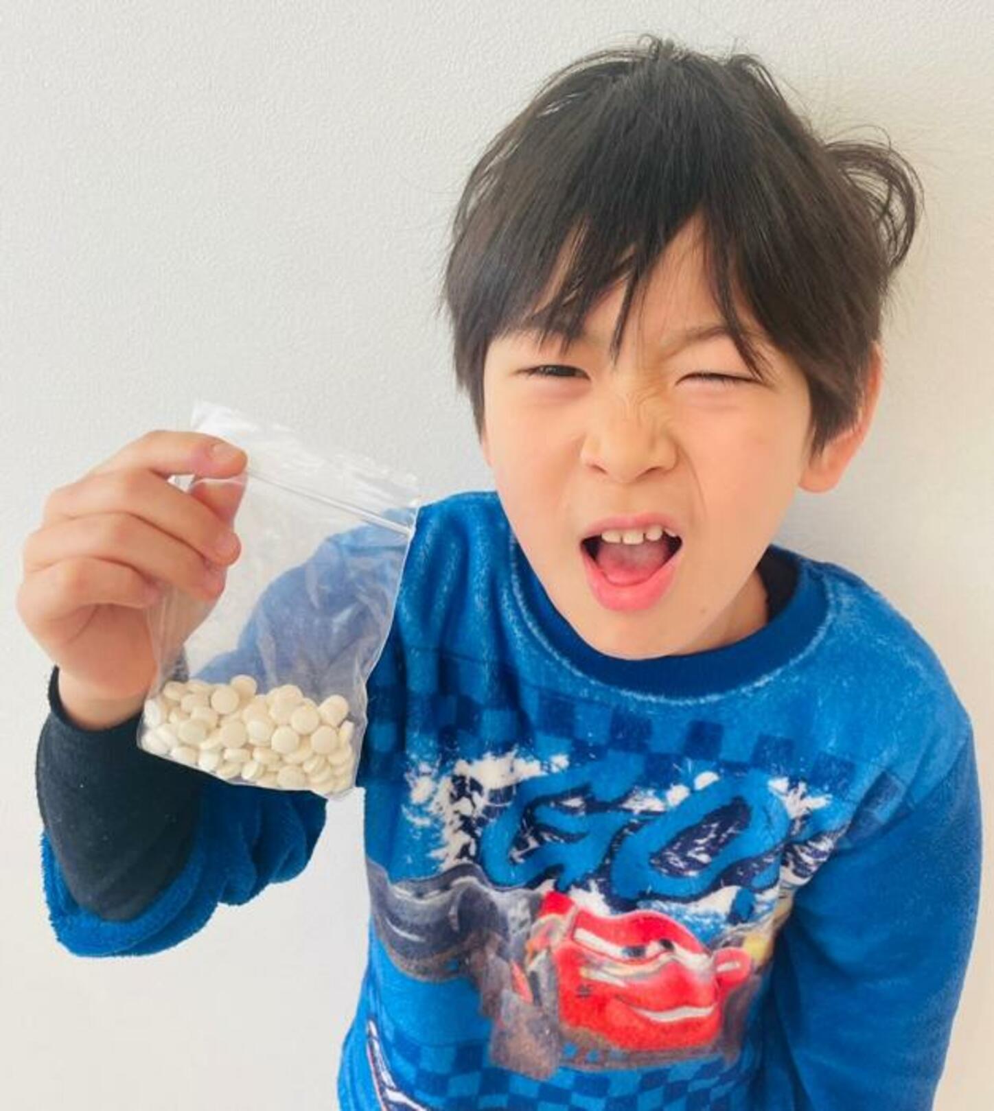 ココリコ・遠藤の妻、長男の水イボの症状で処方してもらった漢方「飲む度にすんごい嫌な顔してます」 話題 Abema Times