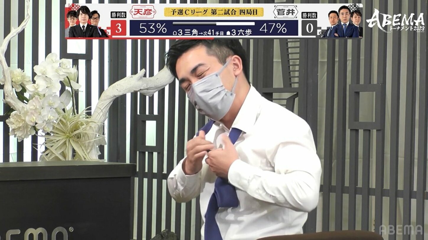 【写真・画像】ネクタイなんて付けてられるか！菅井竜也八段、ワイルドすぎる対局姿に仲間はビクビク？「役立たずが！って怒ってるかも（笑）」／将棋・ABEMAトーナメント 1枚目 | ニュース ...