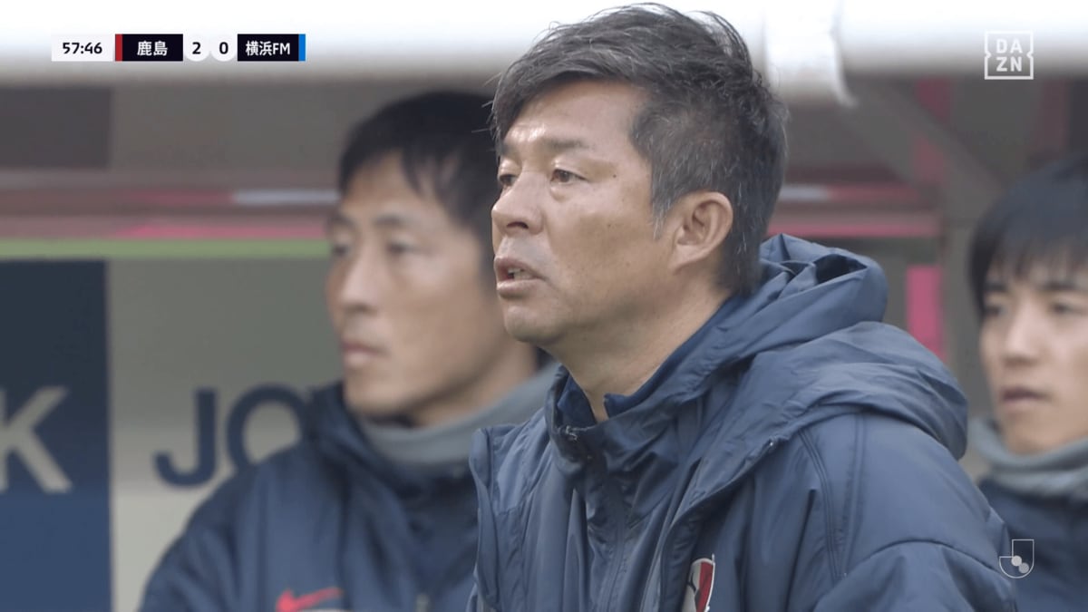 【写真・画像】驚愕！51歳鹿島監督の“神トラップ”が話題沸騰「めっちゃ綺麗」「柔らかい」クリアボールを華麗にコントロールした瞬間 2枚目 | Jリーグニュース | ABEMA TIMES ...
