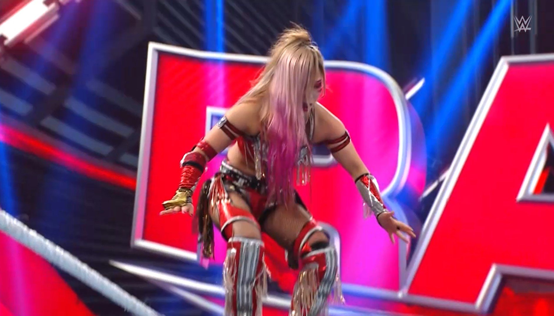 【写真・画像】日本人女子レスラー、“顔面踏みつけ”に大ブーイング「なんてこった！」現地実況ドン引き 1枚目 | 格闘技 | ABEMA TIMES | アベマタイムズ