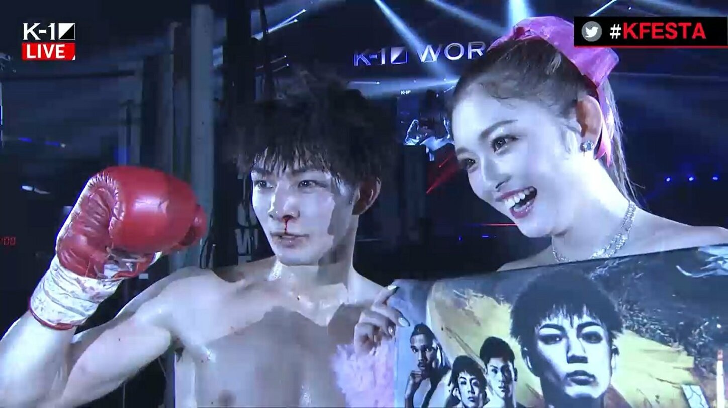 【写真・画像】ゆうちゃみ、歓喜の頭“なでなで”ツーショット 恋人・玖村将史が流血の激戦で勝利 1枚目 | 話題 | ABEMA TIMES | アベマタイムズ