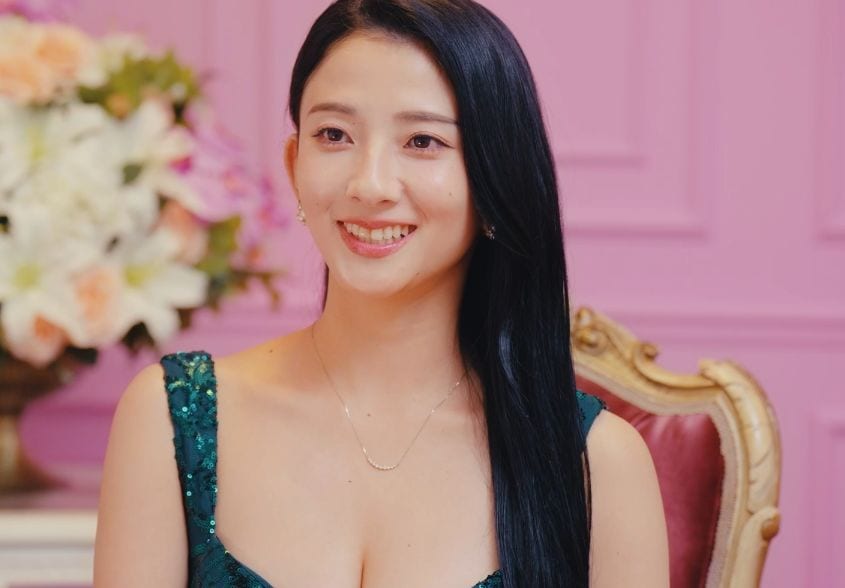 ビキニからあふれる“国宝級バスト”にYOU「まぁきれい！」神スタイル美女の水着姿に衝撃走る | 恋愛 | ABEMA TIMES | アベマタイムズ