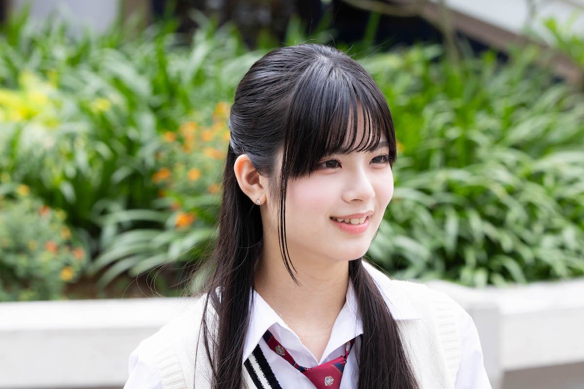 【写真・画像】可愛すぎる高3女子の制服姿に絶賛の声「恋愛映画の主人公感すごい」「透明感がある」 2枚目 | 恋愛 | ABEMA TIMES | アベマタイムズ