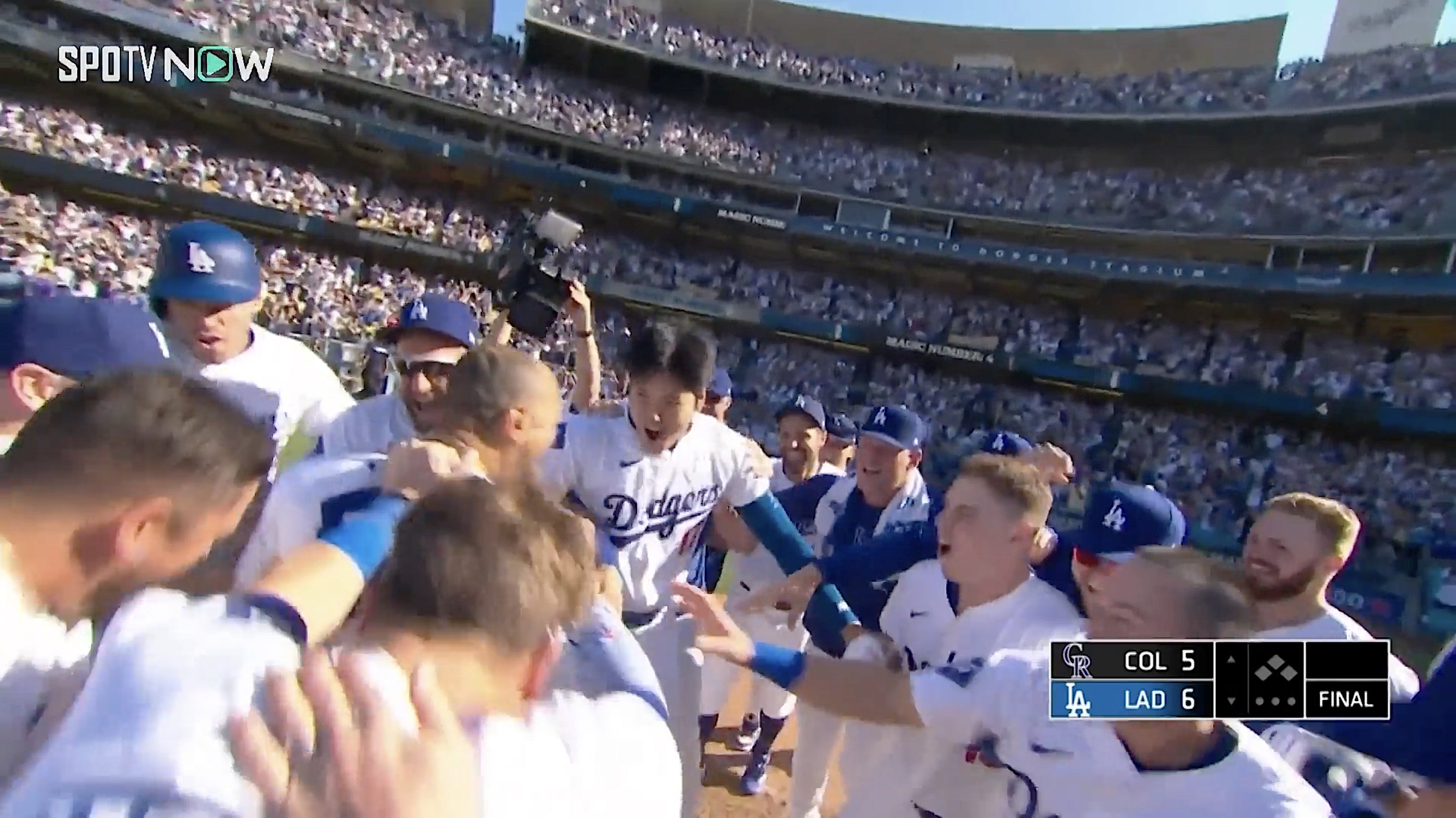 【写真・画像】大谷翔平→ベッツ、衝撃の“2者連続弾”で逆転サヨナラ勝ち！ 劇的幕切れに大谷も狂喜乱舞「最強の1,2番」「絵に描いたよう」 1枚目 | MLB | ABEMA TIMES ...