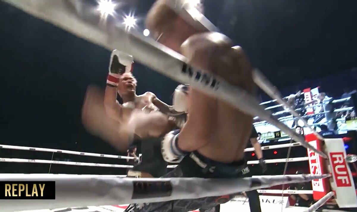【写真・画像】「とんでもない試合」左ハイで衝撃KO 延長Rでの劇的決着に放送席驚き 「最後のハイえぐい」「名勝負製造機すぎる」ファン興奮 5枚目 | 格闘技 | ABEMA TIMES ...