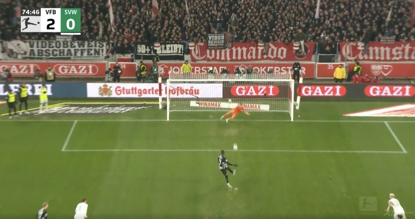 【写真・画像】「本田圭佑かよ！」疑惑の判定への猛抗議も完全無視 相手GKを嘲笑うような“ど真ん中PK弾” 強心臓すぎるギニアの怪物・ギラシがトドメの一撃を叩き込んだ瞬間 1枚目 ...