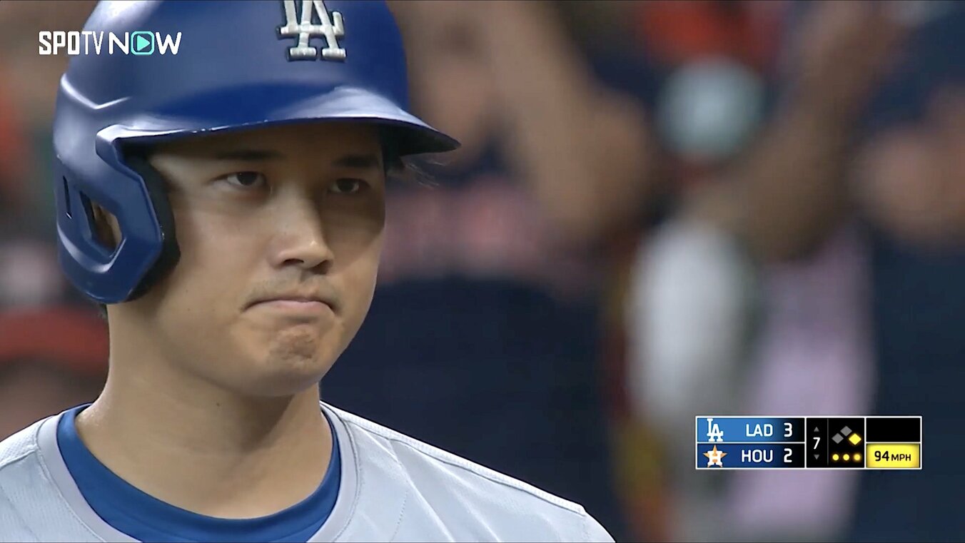 【写真・画像】大谷翔平、不可解判定に“ぶ然” 「間違ってる」枠外ボールで三振の瞬間…敵地観客は大歓声 1枚目 | MLB | ABEMA TIMES | アベマタイムズ