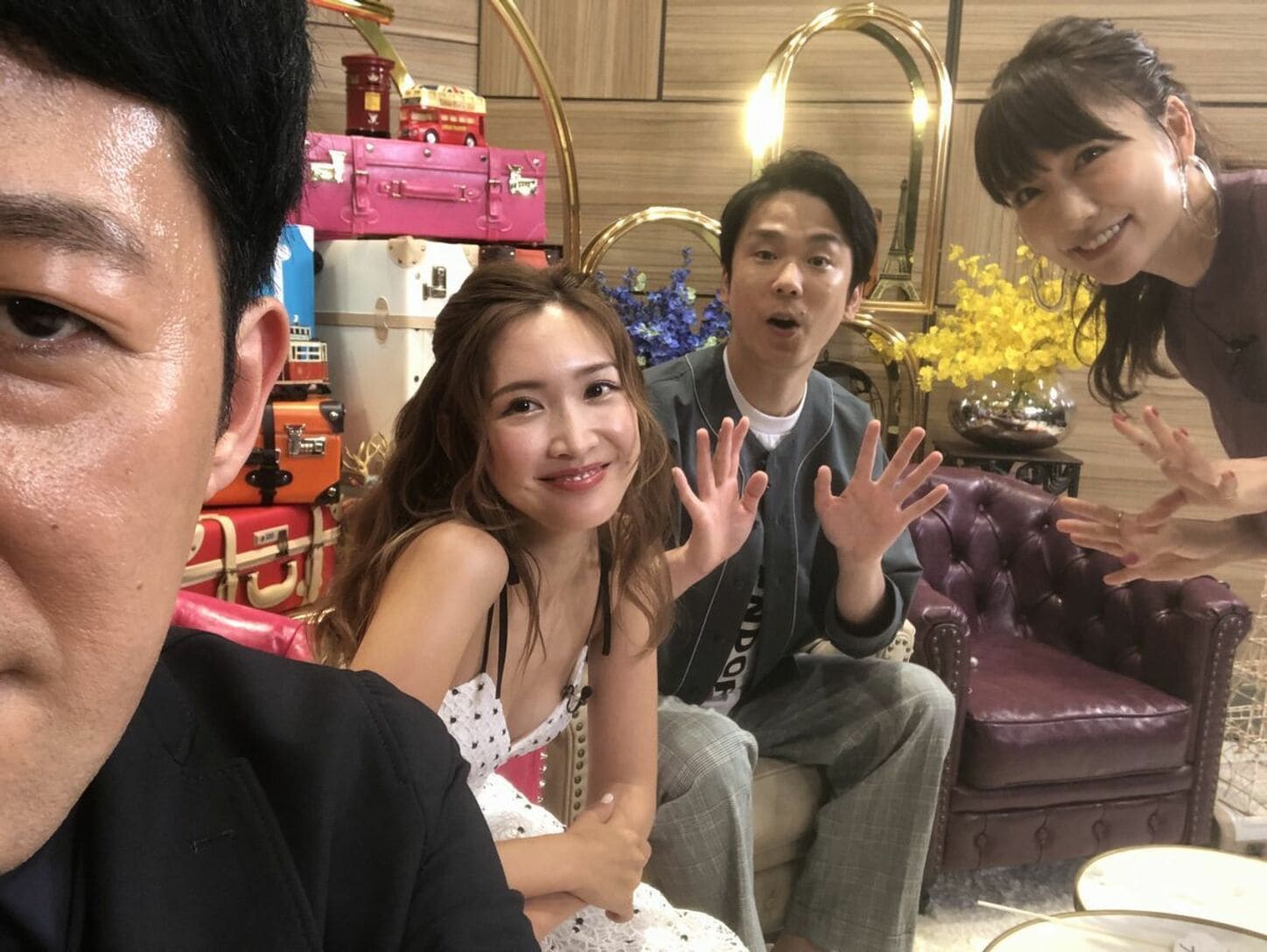 あいのり・桃、小籔千豊・紗栄子らとの4ショットを公開「なんてことなの…！！」 | 話題 | ABEMA TIMES | アベマタイムズ