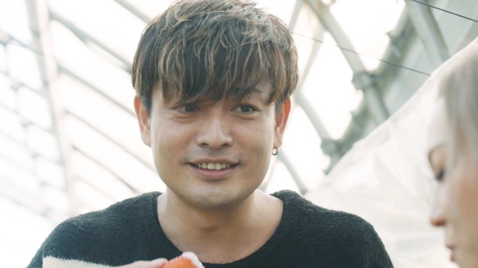 38歳バツイチ俳優、12歳年下のシンママ美女とのデート風景に「お似合い」の声 | バラエティ | ABEMA TIMES | アベマタイムズ