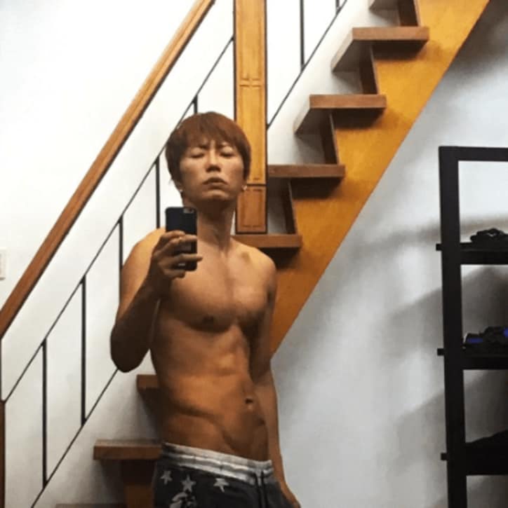 【写真・画像】GACKT、ギリギリすぎる腰巻タオルショットを披露 「フェロモンだだ漏れ」と反響 1枚目 | 話題 | ABEMA TIMES | アベマタイムズ