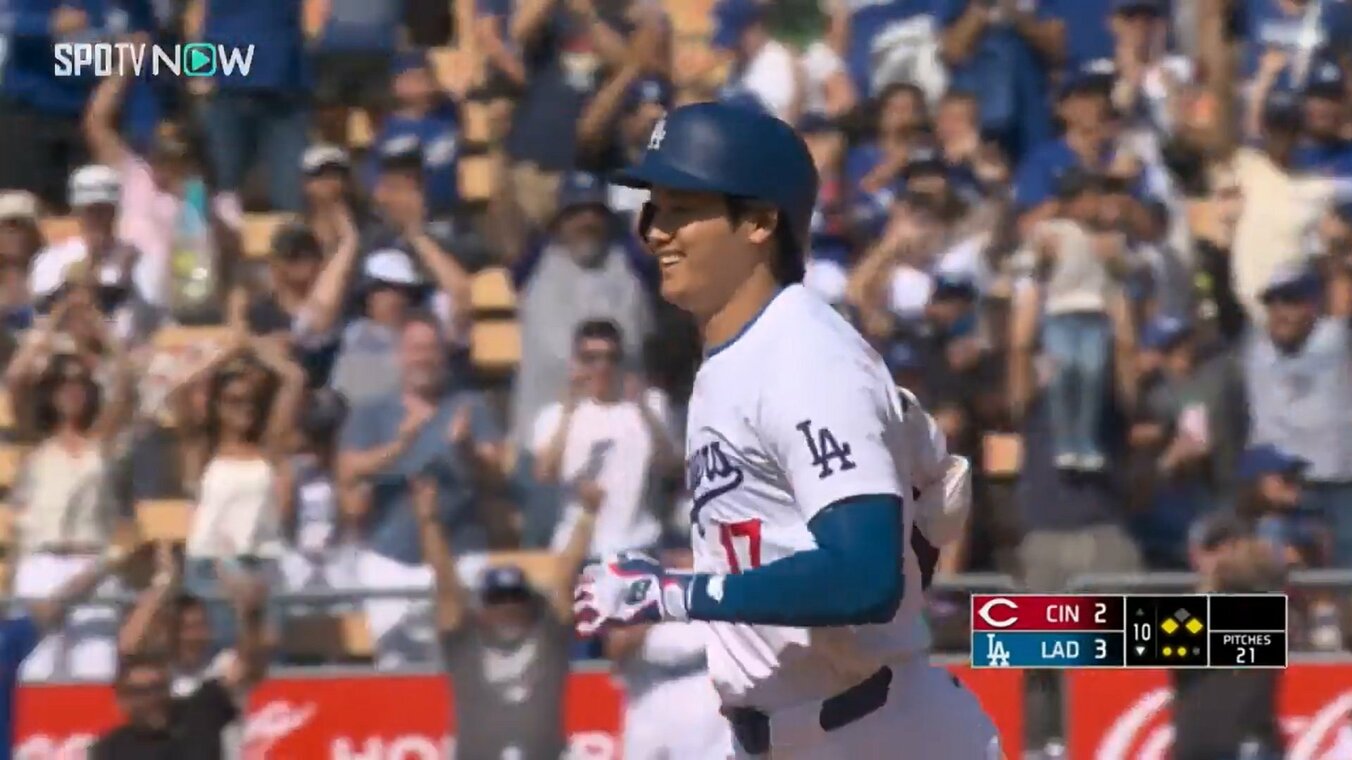 【写真・画像】やっぱりサヨナラは別格！大谷翔平、豪快アーチよりも熱狂した本拠地ファンの超特大リアクション 1枚目 | MLB | ABEMA TIMES | アベマタイムズ