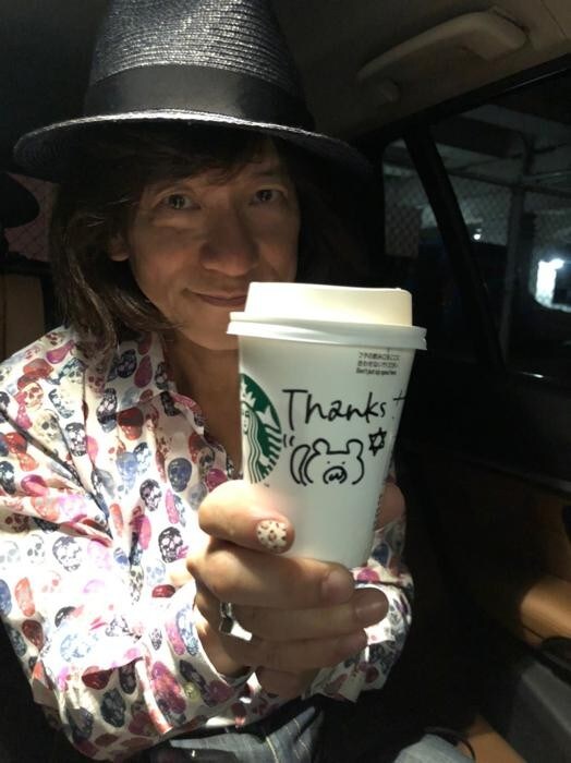 ダイアモンド☆ユカイ、スタバ店員の粋な計らいに感心「俺ってバレてたのかな…」 話題 Abema Times