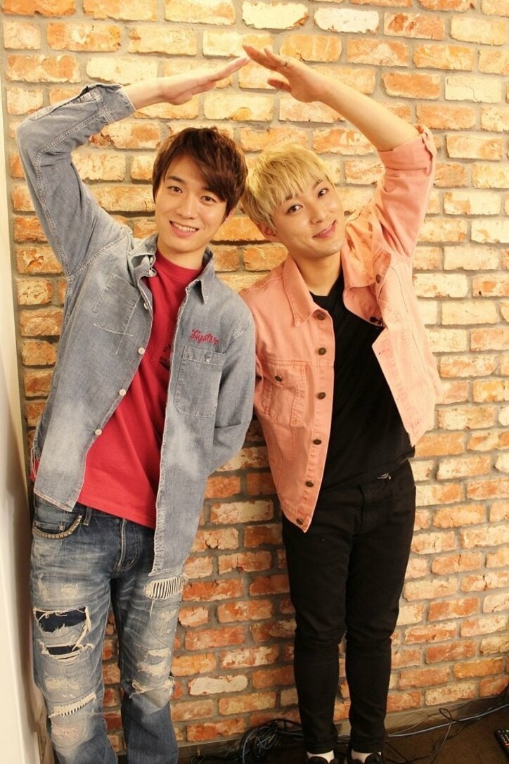 【写真・画像】「CODE-Vソル」×「TRITOPS *イルグン」が「AbemaTV韓ドラナビbyCODE-A*」を結成 「重くても君がすきだよ」にファン歓喜 1枚目 | 話題 | ABEMA ...