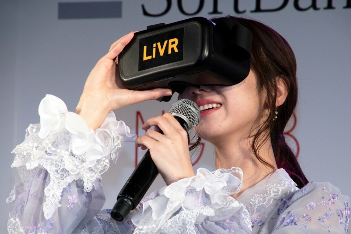 【写真・画像】「めちゃ近い!触れそう!」AKB柏木由紀、グループ初の劇場公演VR映像に興奮 1枚目 | 芸能 | ABEMA TIMES | アベマタイムズ