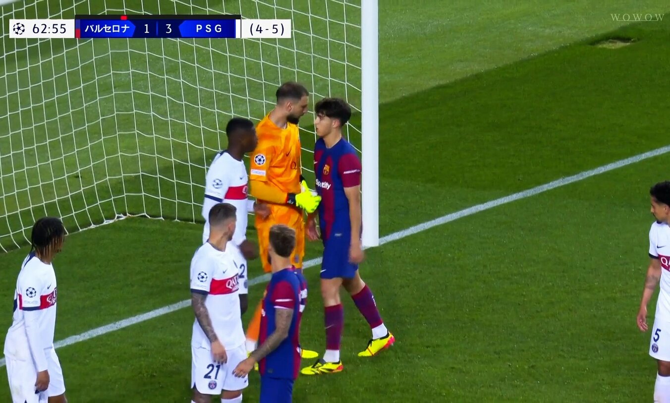 【写真・画像】「二重人格やろw」「喧嘩の雰囲気で…」PSG守護神の“豹変”が話題！ バルサ若手を突き飛ばして一触即発→ニコニコで肩を組んで仲直りした一部始終 1枚目 | 海外サッカー ...