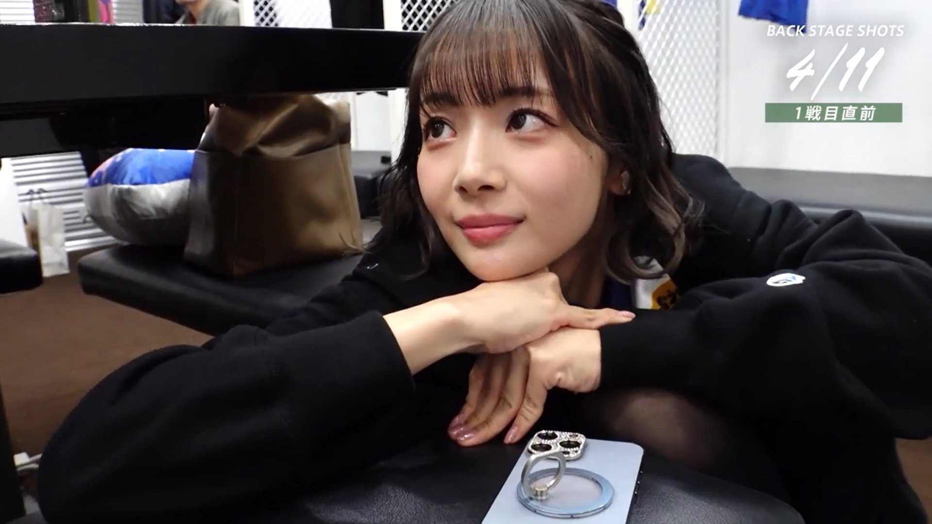 「OK！いただきました」現役モデル雀士、一瞬のスマホ撮影でも上目遣いでばっちり決め顔の破壊力／麻雀・Mリーグ | 麻雀 | ABEMA TIMES | アベマタイムズ