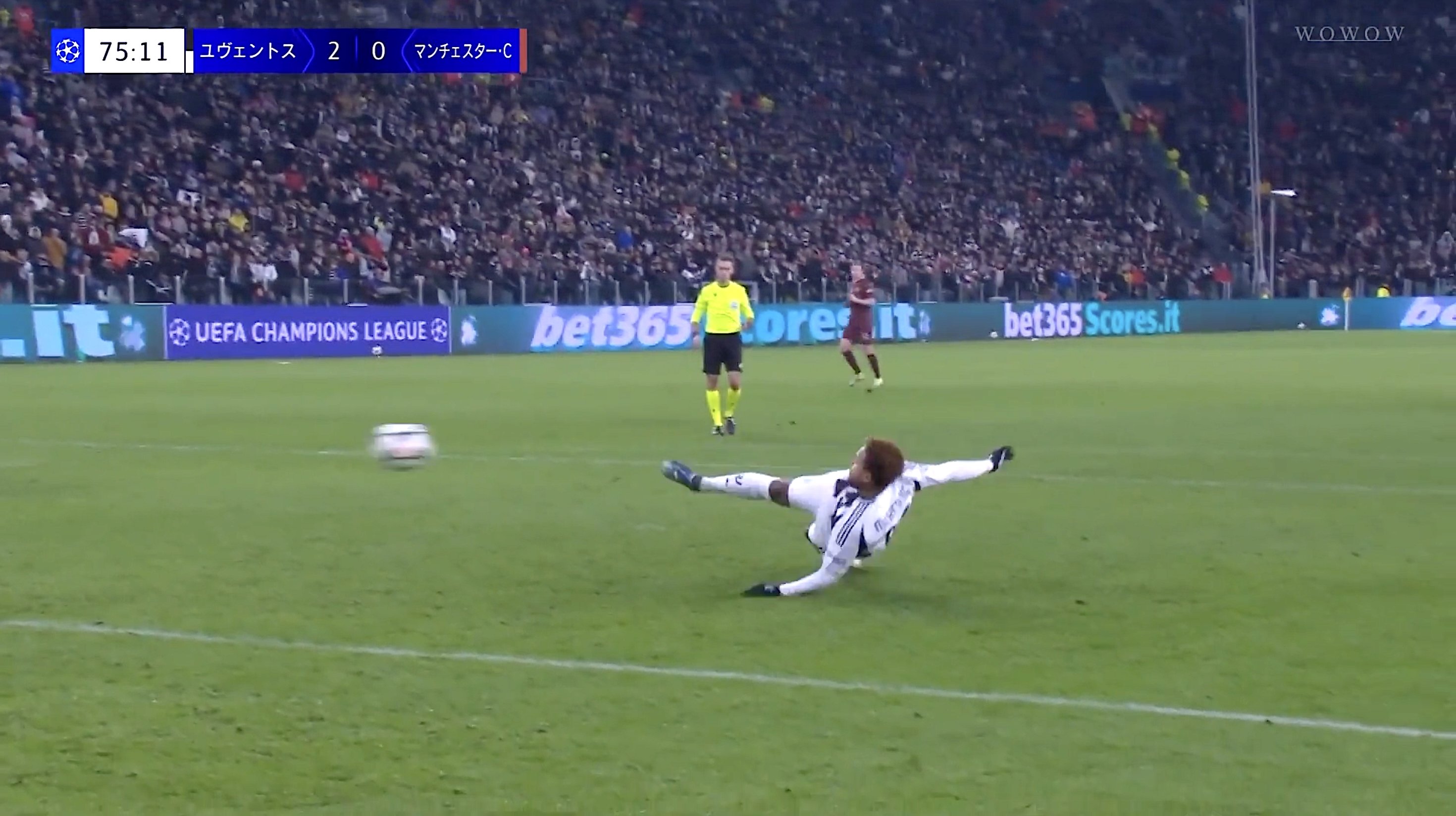 スタジアム沸騰！王者シティを粉砕した“超豪快スライディングボレー”の瞬間 「やっぱファンタジスタ」魔法のゴールにSNS熱狂（ABEMA TIMES）｜dメニューニュース（NTTドコモ）