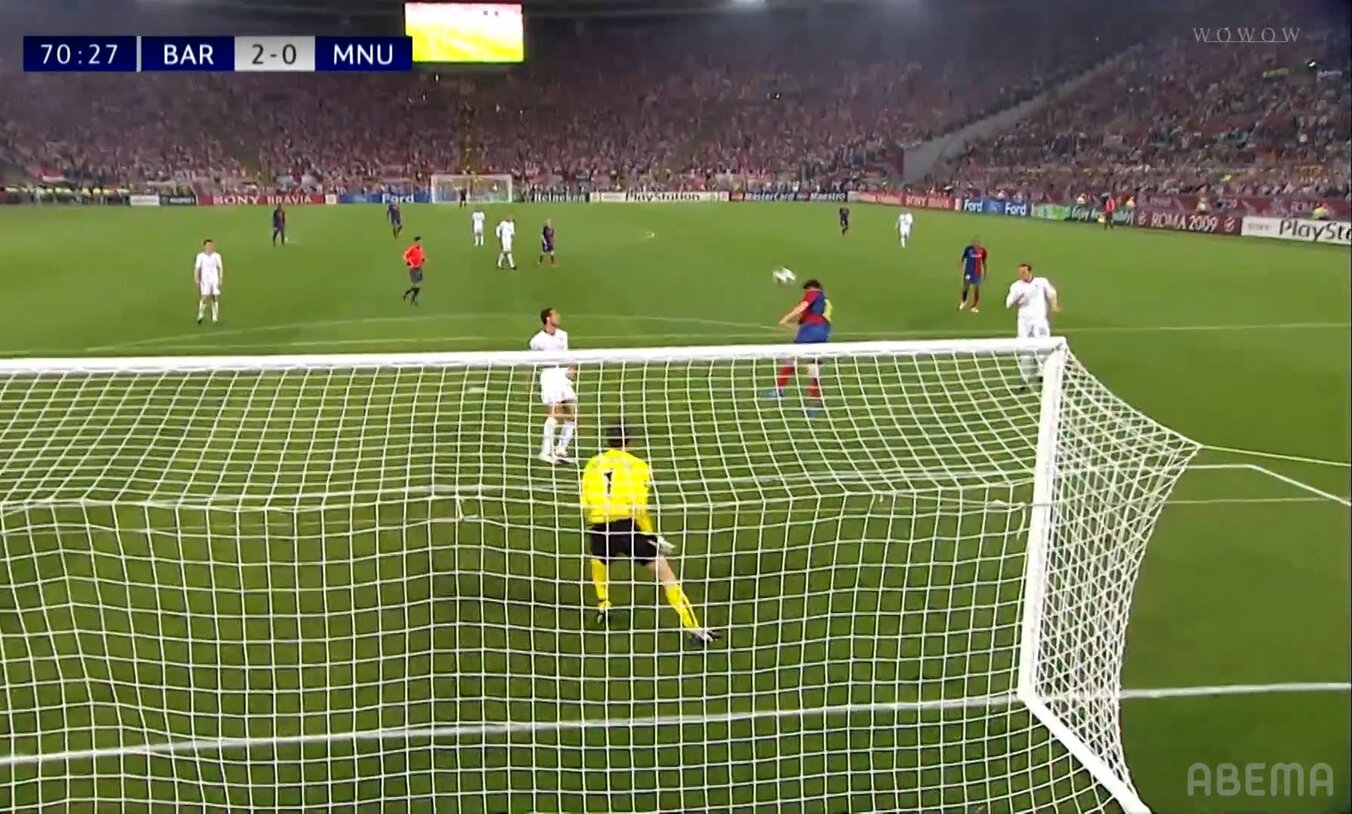 【写真・画像】「史上最高のヘディングだ」若きメッシが“小さな巨人”になった瞬間！ 天才的コントロールショットでCL優勝を掴んだ歴史的シーンが再脚光「衝撃を与えた」「マジックショー」 1枚目 ...