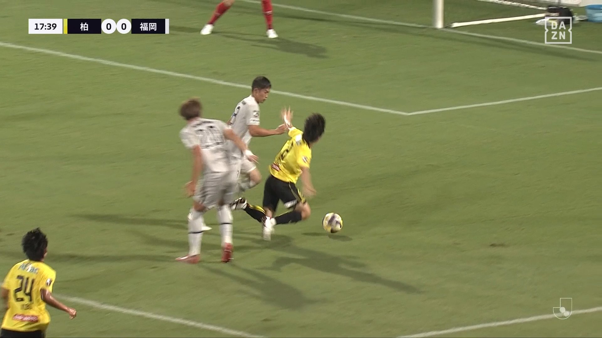 判定に物議！日本代表DF、ペナルティエリア内の接触でファウル→PKに「これがファウルなん？」「相手がうまかった」（ABEMA TIMES）｜dメニューニュース（NTTドコモ）