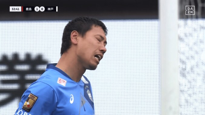 【写真・画像】「ノイアーみたい！」鹿島GKが“60mフィード”で超絶アシスト！ 早川友基→レオ・セアラで決勝弾「これ胸トラはおかしいだろ」 2枚目 | Jリーグニュース | ABEMA ...