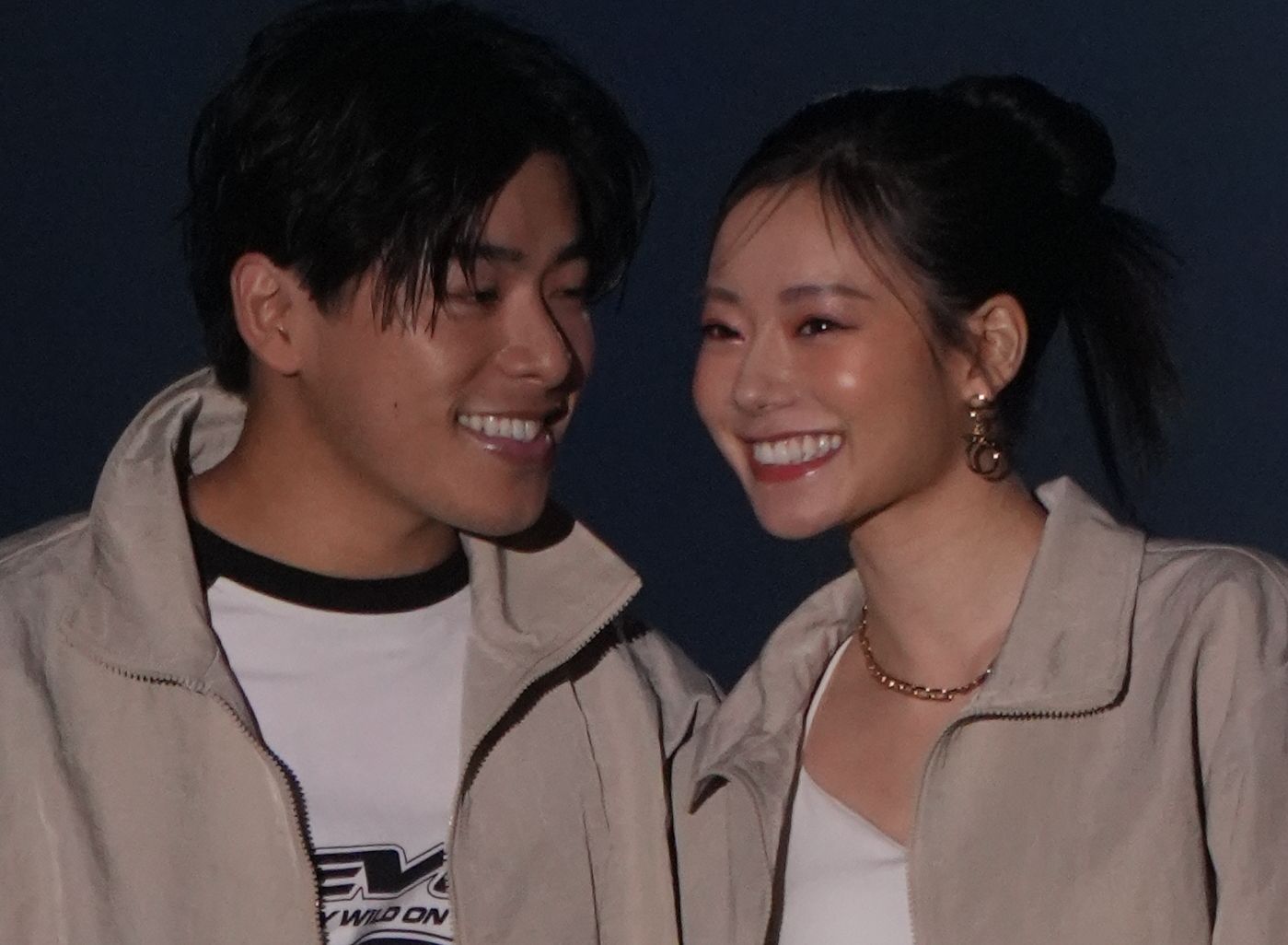 「キスするかと思った」カップルYouTuberなこなこ、ランウェイ先端で顔を寄せ合い会場悲鳴！ | バラエティ | ABEMA TIMES | アベマタイムズ