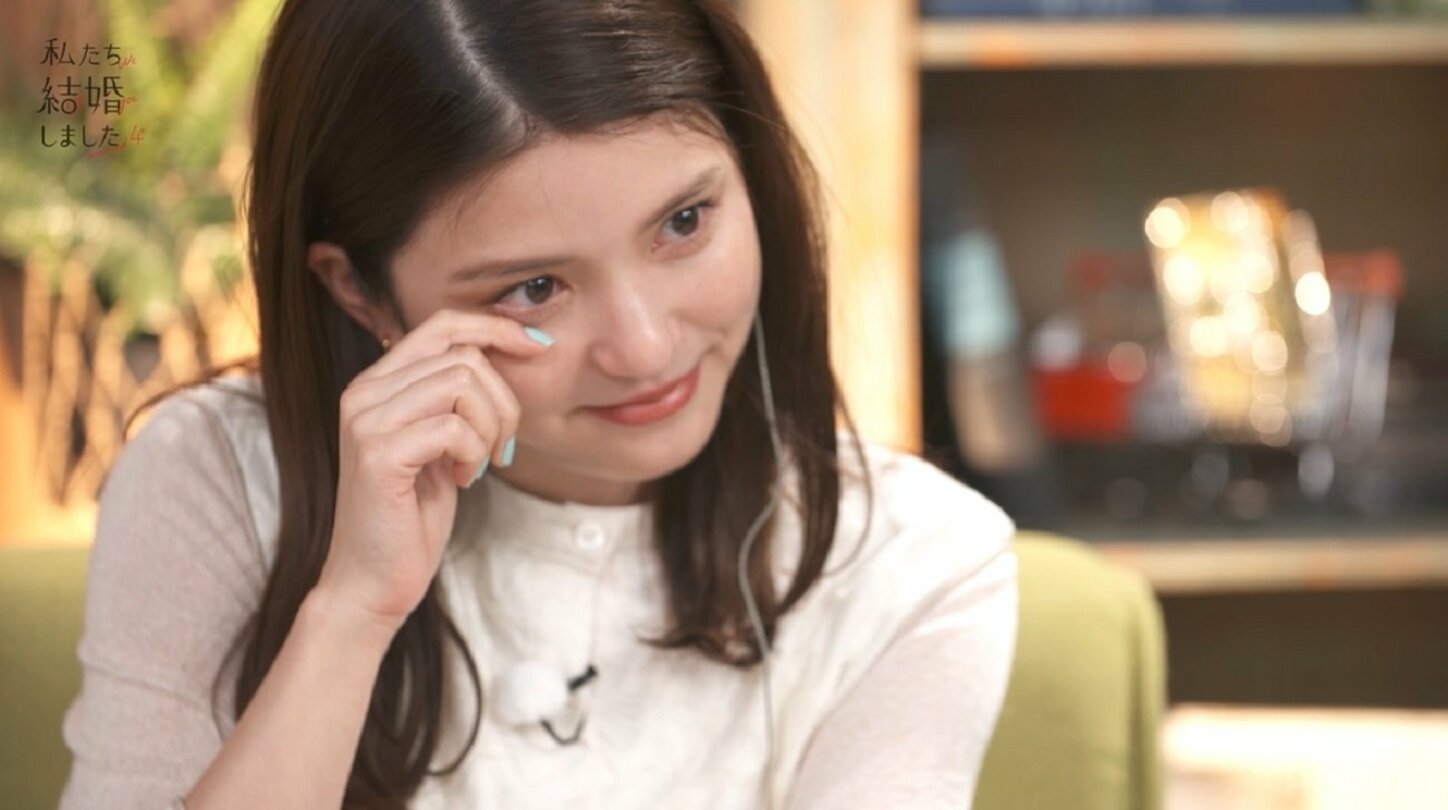 瀬戸利樹、紺野彩夏の言葉を唇でふさぎ…強引キス！別れを惜しみ何度もキスする2人に川島海荷も涙『私たち結婚しました4』最終回 | ニュース | ABEMA TIMES | アベマタイムズ