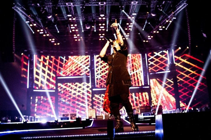 「必ず一緒に歌える日が…」GLAY、25周年ライブでファンとの約束 ステージの尊さ、ファンとの時間に改めて感謝も | レポート | ABEMA TIMES | アベマタイムズ