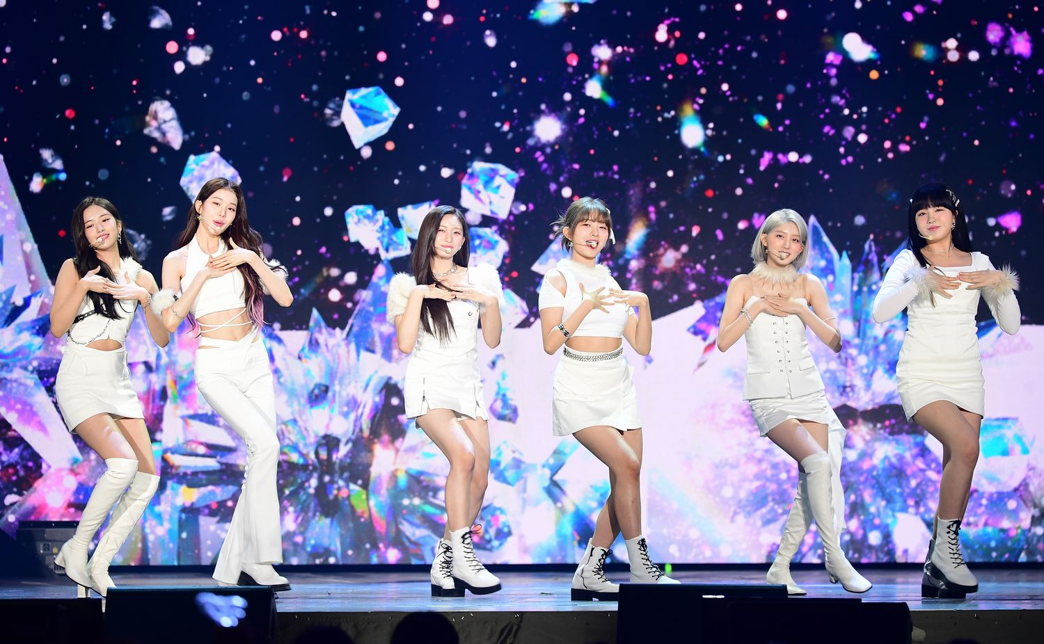 ため息の出る美しさ！IVE、新人とは思えない別格なオーラで会場を圧巻！「全員天使」【2022 K GLOBAL HEART DREAM AWARDS】 | 韓流・K-POP | ABEMA TIMES