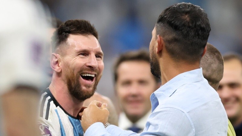 メッシ、W杯決勝前に朗報！“電撃復帰”のアグエロと一緒に寝泊まりする | Qoly | FIFA ワールドカップ 2022 完全ガイド by ABEMA