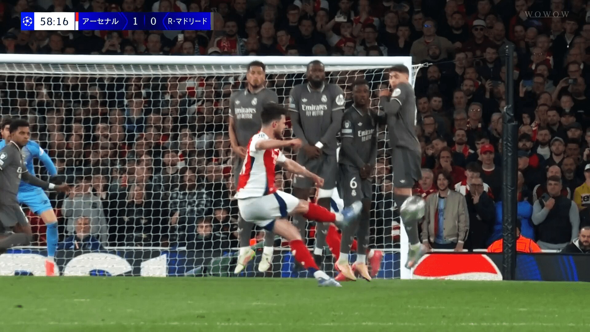 【写真・画像】驚愕！ アーセナルMFの“ブーメランFK弾”にSNS騒然「曲がり方が凄すぎる」「メッシの右バージョン」「なんだありゃ」ライスが最強GK唖然のゴラッソを叩き込んだ瞬間 2枚目 ...