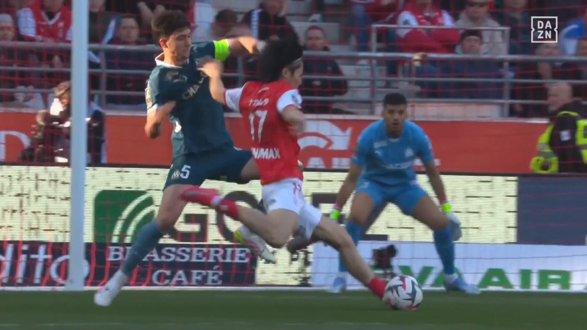 衝撃の一発！中村敬斗、GKも追いつけない理不尽ゴラッソ炸裂！「ハンパない」「シュート天才なんよ」DFを翻弄して右足一閃、スーパーゴールを叩きこんだ瞬間 | 海外サッカー | ABEMA ...