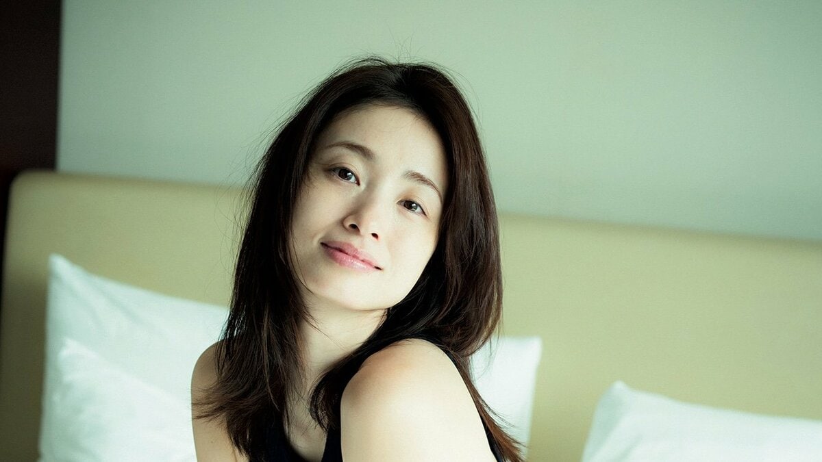 上戸彩の“多彩な魅力”が詰まった写真集『Midday Reverie』 未掲載カットを追加したデジタル限定特別版が9月27日発売 | グラビア | ABEMA TIMES | アベマタイムズ