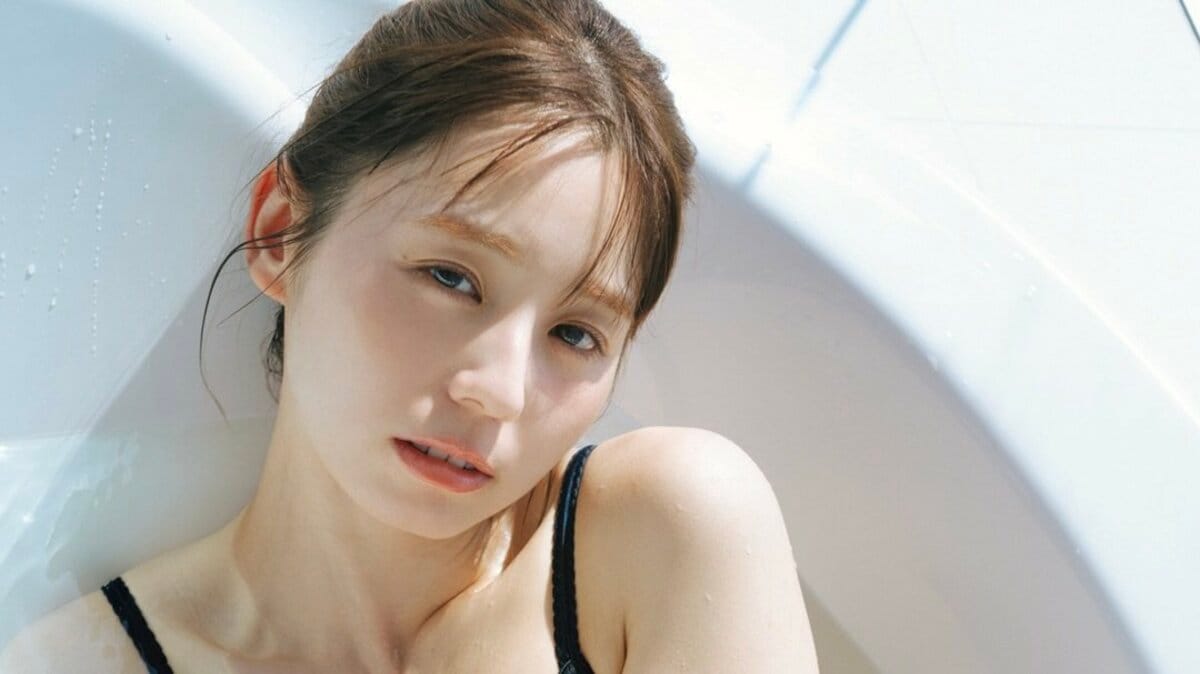 小池里奈、オールランジェリーで魅せる“透き通る柔肌” 『FLASH』初撮り下ろし | グラビア | ABEMA TIMES | アベマタイムズ