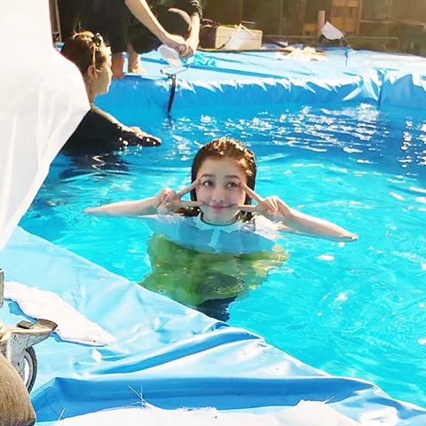 橋本環奈、“ずぶ濡れ”オフショットにファン絶賛「水の中でも天使」「本当に何してても可愛いな」 | エンタメ総合 | ABEMA TIMES ...