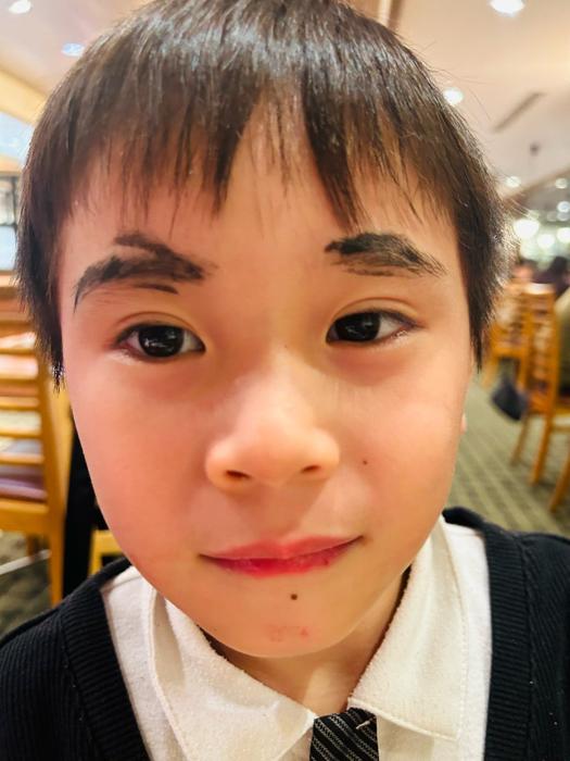 ココリコ・遠藤の妻、店員に笑われた次男の姿を公開「またビックリ」 エンタメ総合 Abema Times アベマタイムズ