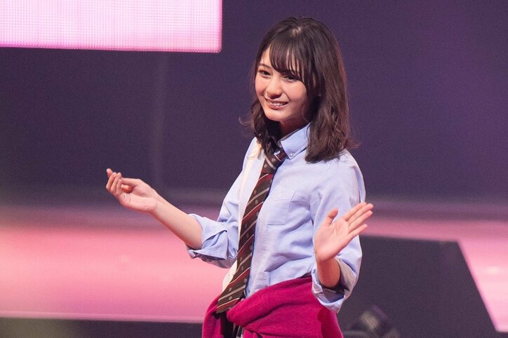 けやき坂46小坂菜緒がクールさとフレッシュさで客席魅了、BGMは『二人セゾン』 | その他 | ABEMA TIMES | アベマタイムズ