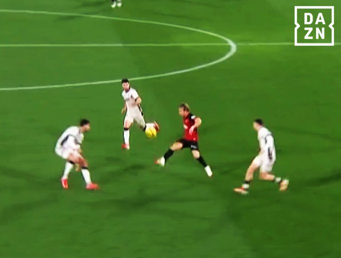 爆速！ 浅野拓磨、迂回ラン＆魅惑ループパスでPK奪取演出！「大仕事だ」「よく出した」マジョルカに2025年初得点をもたらした瞬間 | 海外サッカー | ABEMA TIMES | アベマタイムズ