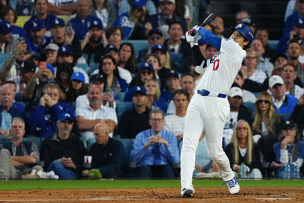 なぜ打った…！？ 大谷翔平、想定外の“悪球打ち”「そりゃビビる」人間離れした“まさかの豪快弾”に「投げるところないw」（ABEMA TIMES）｜dメニューニュース（NTTドコモ）