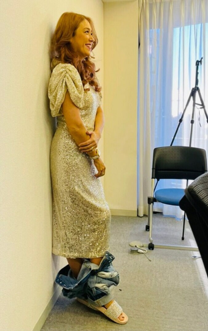 【写真・画像】LiLiCo、膝の怪我が痛くて大変だった時期の姿を公開「なかなか無い光景」 1枚目 | エンタメ総合 | ABEMA TIMES | アベマタイムズ